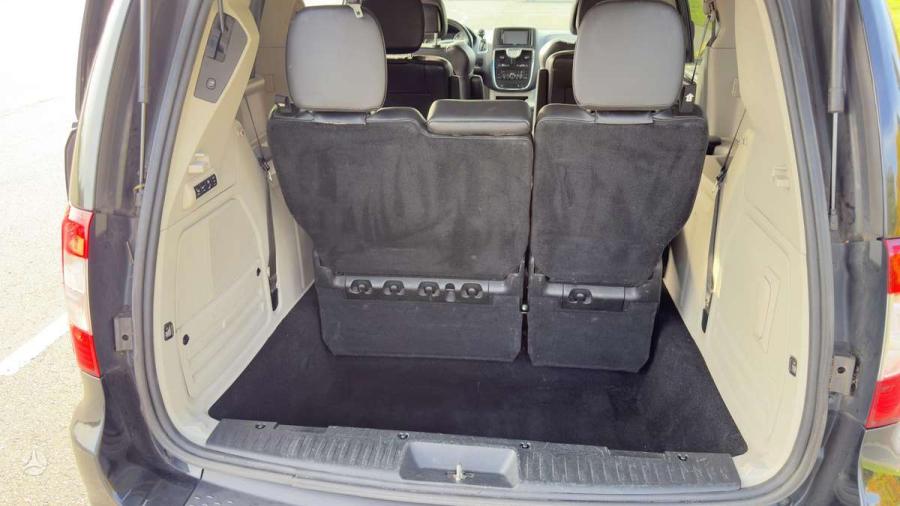 Melns Lancia Voyager 2015 Panevēža, ar dzinēja tilpumu 2.80 L un nobraukumu 254 tūkst. km par 4700 €, foto 27 vietnē AUTOMOTO.COM.LV