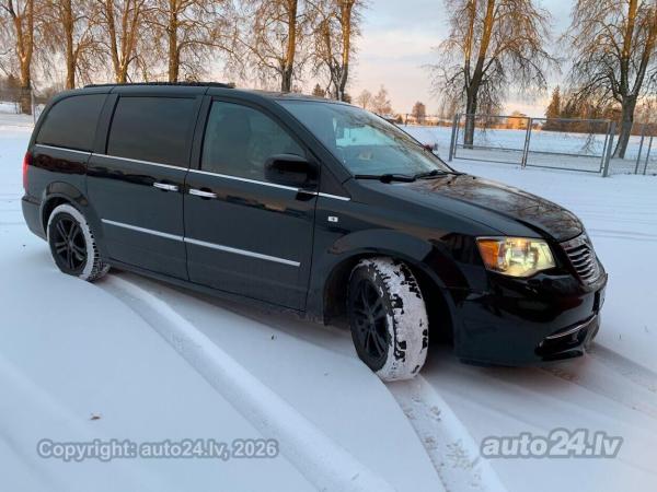 Melns Lancia Voyager 2012 Tartu, ar dzinēja tilpumu 2.80 L un nobraukumu 243 tūkst. km par 9900 €, foto 1 vietnē AUTOMOTO.COM.LV