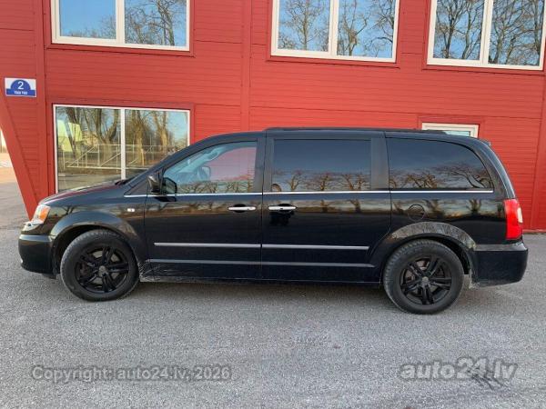 Melns Lancia Voyager 2012 Tartu, ar dzinēja tilpumu 2.80 L un nobraukumu 243 tūkst. km par 9900 €, foto 4 vietnē AUTOMOTO.COM.LV