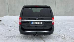 Black Lancia Voyager 2012 in Tallinn, with an engine capacity of 2.80 L and mileage of 243 thousand km for 6200 €, photo 3 on AUTOMOTO.COM.LV