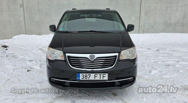 Black Lancia Voyager 2012 in Tallinn, with an engine capacity of 2.80 L and mileage of 243 thousand km for 6200 €, photo 4 on AUTOMOTO.COM.LV