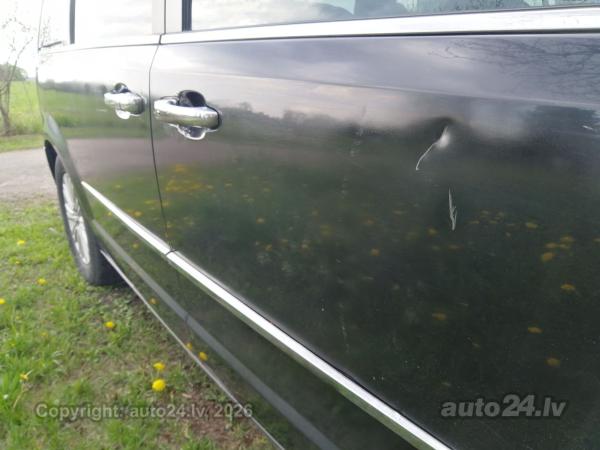 Melns Lancia Voyager 2012 Tallina, ar dzinēja tilpumu 3.60 L un nobraukumu 0 tūkst. km par 3300 €, foto 2 vietnē AUTOMOTO.COM.LV