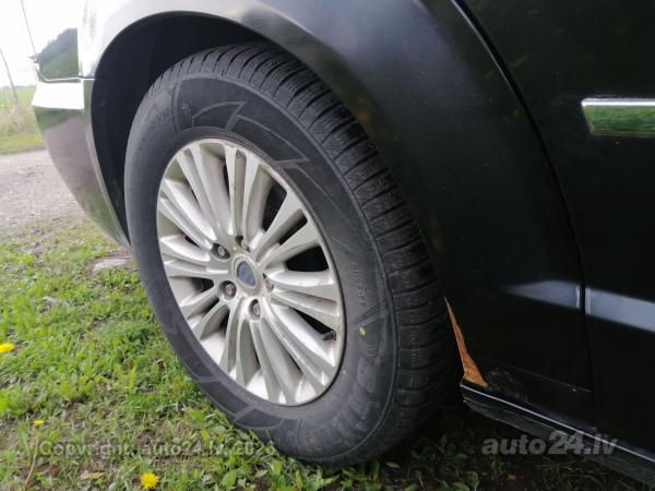 Melns Lancia Voyager 2012 Tallina, ar dzinēja tilpumu 3.60 L un nobraukumu 0 tūkst. km par 3300 €, foto 4 vietnē AUTOMOTO.COM.LV
