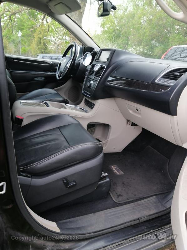 Melns Lancia Voyager 2012 Tallina, ar dzinēja tilpumu 3.60 L un nobraukumu 0 tūkst. km par 3300 €, foto 8 vietnē AUTOMOTO.COM.LV