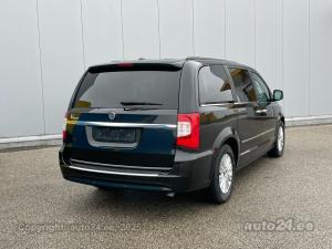 Melns Lancia Voyager 2013 Tartu, ar dzinēja tilpumu 2.80 L un nobraukumu 217 tūkst. km par 11300 €, foto 3 vietnē AUTOMOTO.COM.LV