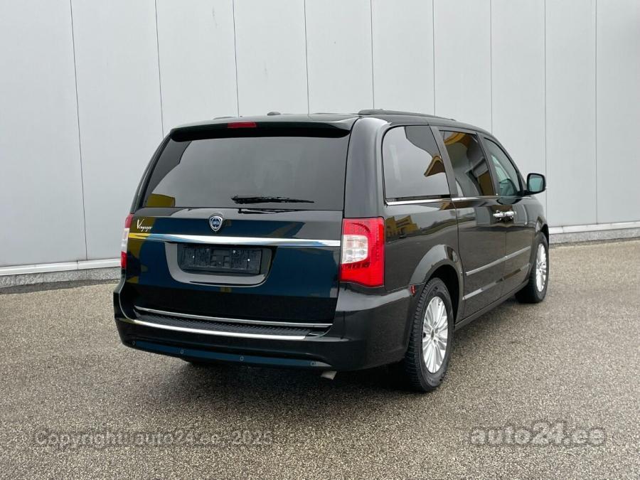 Melns Lancia Voyager 2013 Tartu, ar dzinēja tilpumu 2.80 L un nobraukumu 217 tūkst. km par 11300 €, foto 3 vietnē AUTOMOTO.COM.LV