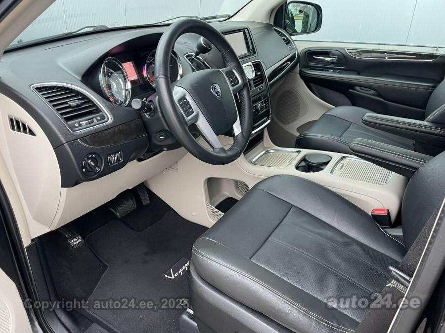 Melns Lancia Voyager 2013 Tartu, ar dzinēja tilpumu 2.80 L un nobraukumu 217 tūkst. km par 11300 €, foto 8 vietnē AUTOMOTO.COM.LV