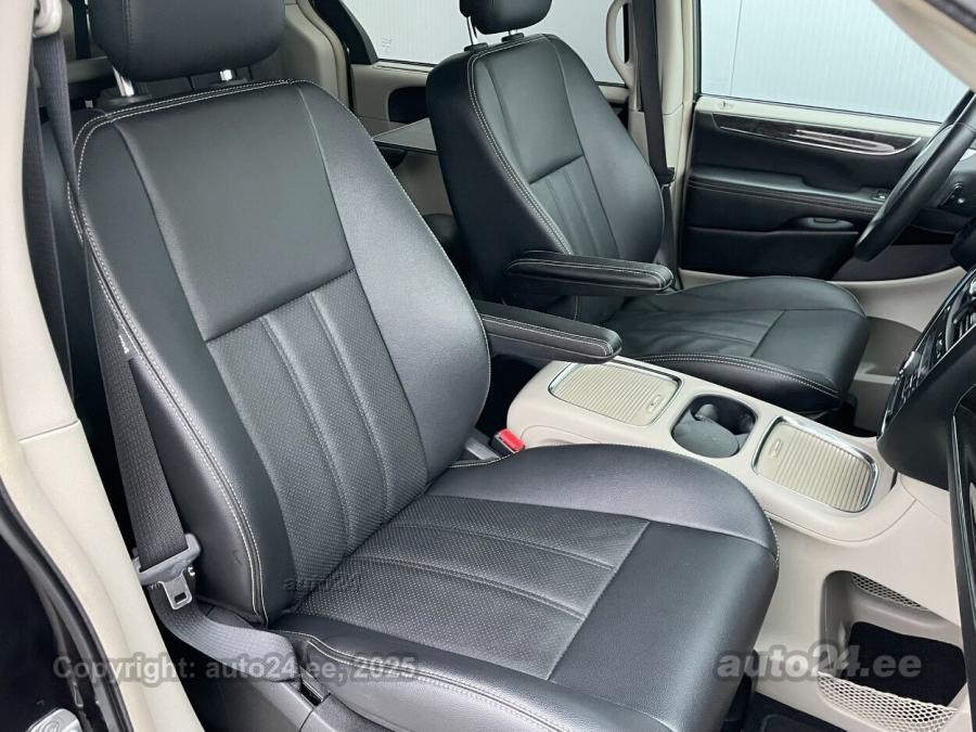 Melns Lancia Voyager 2013 Tartu, ar dzinēja tilpumu 2.80 L un nobraukumu 217 tūkst. km par 11300 €, foto 10 vietnē AUTOMOTO.COM.LV