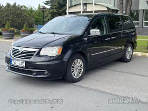 Melns Lancia Voyager 2013 Tallina, ar dzinēja tilpumu 2.80 L un nobraukumu 270 tūkst. km par 5500 €, foto  vietnē AUTOMOTO.COM.LV