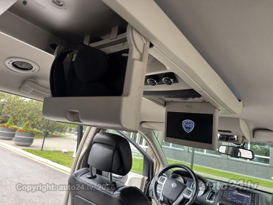 Black Lancia Voyager 2013 in Tallinn, with an engine capacity of 2.80 L and mileage of 270 thousand km for 5500 €, photo 14 on AUTOMOTO.COM.LV