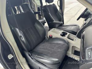 Black Lancia Voyager 2013 in Tallinn, with an engine capacity of 2.80 L and mileage of 270 thousand km for 5500 €, photo 15 on AUTOMOTO.COM.LV