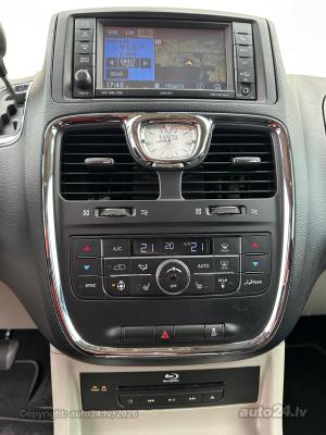 Black Lancia Voyager 2013 in Tallinn, with an engine capacity of 2.80 L and mileage of 285 thousand km for 5900 €, photo 12 on AUTOMOTO.COM.LV
