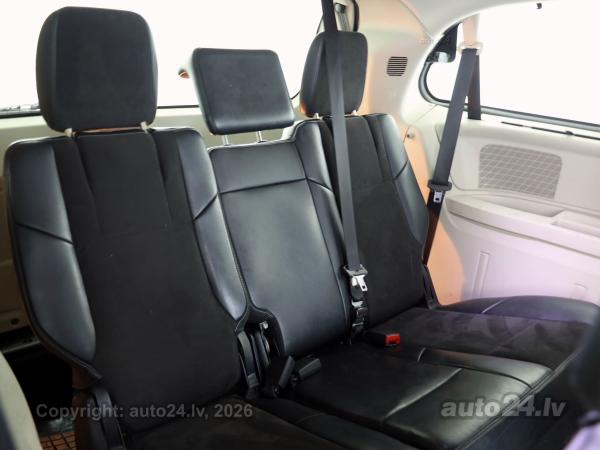 Черный Лянча Voyager 2013 в Таллин, объемом двигателя 2.80 л и пробегом 322 тыс. км за 3799 €, фото 8 на AUTOMOTO.COM.LV