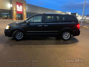 Черный Лянча Voyager 2013 в Тарту, объемом двигателя 2.80 л и пробегом 256 тыс. км за 8000 €, фото 3 на AUTOMOTO.COM.LV