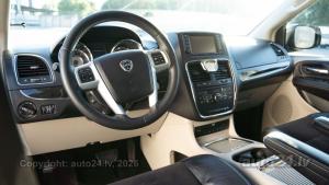 Black Lancia Voyager 2013 in Tallinn, with an engine capacity of 2.80 L and mileage of 233 thousand km for 7500 €, photo 9 on AUTOMOTO.COM.LV