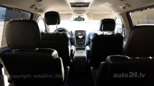 Black Lancia Voyager 2013 in Tallinn, with an engine capacity of 2.80 L and mileage of 233 thousand km for 7500 €, photo 13 on AUTOMOTO.COM.LV