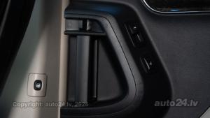 Black Lancia Voyager 2013 in Tallinn, with an engine capacity of 2.80 L and mileage of 233 thousand km for 7500 €, photo 24 on AUTOMOTO.COM.LV