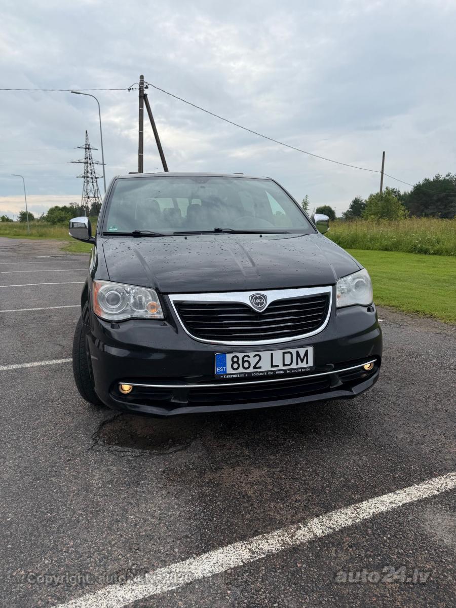 Black Lancia Voyager 2014 in Tapa, with an engine capacity of 2.80 L and mileage of 216 thousand km for 9999 €, photo 1 on AUTOMOTO.COM.LV