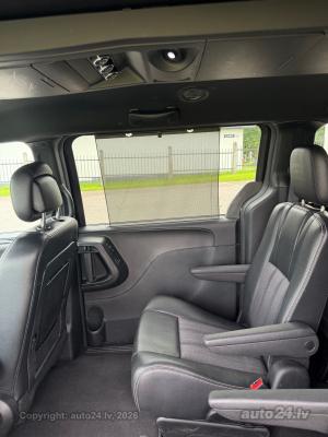 Black Lancia Voyager 2014 in Tapa, with an engine capacity of 2.80 L and mileage of 216 thousand km for 9999 €, photo 8 on AUTOMOTO.COM.LV