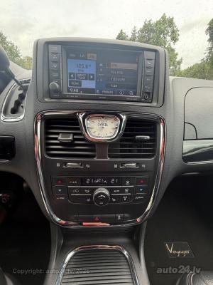 Black Lancia Voyager 2014 in Tapa, with an engine capacity of 2.80 L and mileage of 216 thousand km for 9999 €, photo 12 on AUTOMOTO.COM.LV
