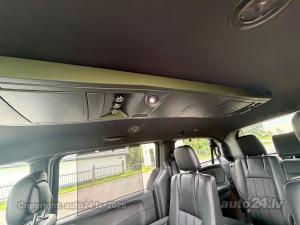 Black Lancia Voyager 2014 in Tapa, with an engine capacity of 2.80 L and mileage of 216 thousand km for 9999 €, photo 16 on AUTOMOTO.COM.LV
