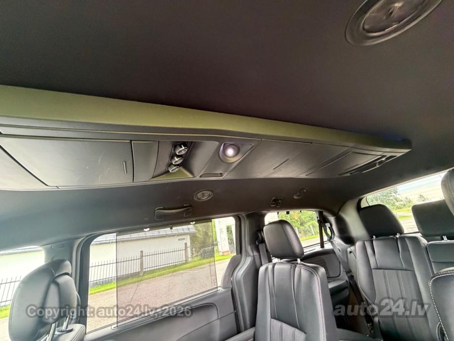 Black Lancia Voyager 2014 in Tapa, with an engine capacity of 2.80 L and mileage of 216 thousand km for 9999 €, photo 16 on AUTOMOTO.COM.LV