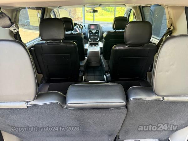 Черный Лянча Voyager 2014 в Таллин, объемом двигателя 2.80 л и пробегом 250 тыс. км за 9000 €, фото 10 на AUTOMOTO.COM.LV