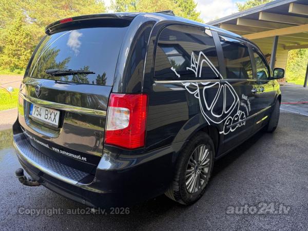 Melns Lancia Voyager 2014 Tallina, ar dzinēja tilpumu 2.80 L un nobraukumu 250 tūkst. km par 9000 €, foto 3 vietnē AUTOMOTO.COM.LV