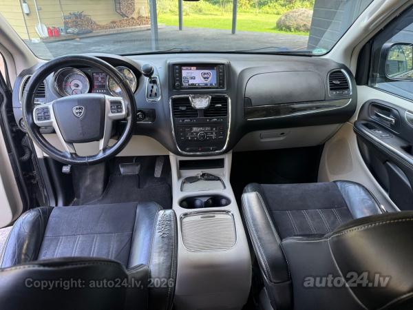 Melns Lancia Voyager 2014 Tallina, ar dzinēja tilpumu 2.80 L un nobraukumu 250 tūkst. km par 9000 €, foto 8 vietnē AUTOMOTO.COM.LV