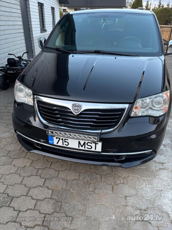 Melns Lancia Voyager 2015 Rapla, ar dzinēja tilpumu 2.80 L un nobraukumu 171 tūkst. km par 7999 €, foto 1 vietnē AUTOMOTO.COM.LV