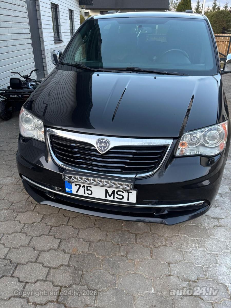 Melns Lancia Voyager 2015 Rapla, ar dzinēja tilpumu 2.80 L un nobraukumu 171 tūkst. km par 7999 €, foto 1 vietnē AUTOMOTO.COM.LV