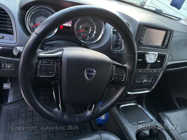 Melns Lancia Voyager 2015 Rapla, ar dzinēja tilpumu 2.80 L un nobraukumu 171 tūkst. km par 7999 €, foto 7 vietnē AUTOMOTO.COM.LV
