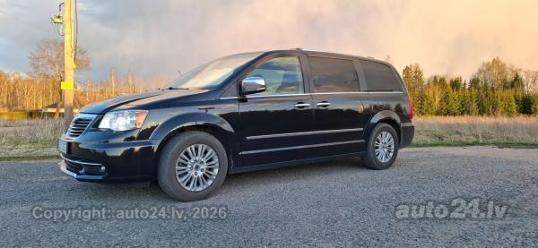 Black Lancia Voyager 2015 in Tartu, with an engine capacity of 2.80 L and mileage of 237 thousand km for 6999 €, photo 1 on AUTOMOTO.COM.LV