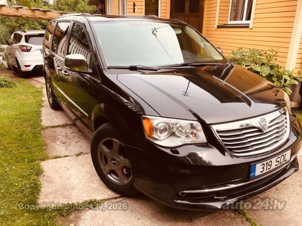 Melns Lancia Voyager 2015 Tartu, ar dzinēja tilpumu 2.80 L un nobraukumu 261 tūkst. km par 7900 €, foto 2 vietnē AUTOMOTO.COM.LV
