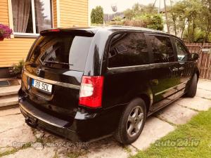 Черный Лянча Voyager 2015 в Тарту, объемом двигателя 2.80 л и пробегом 261 тыс. км за 7900 €, фото 5 на AUTOMOTO.COM.LV