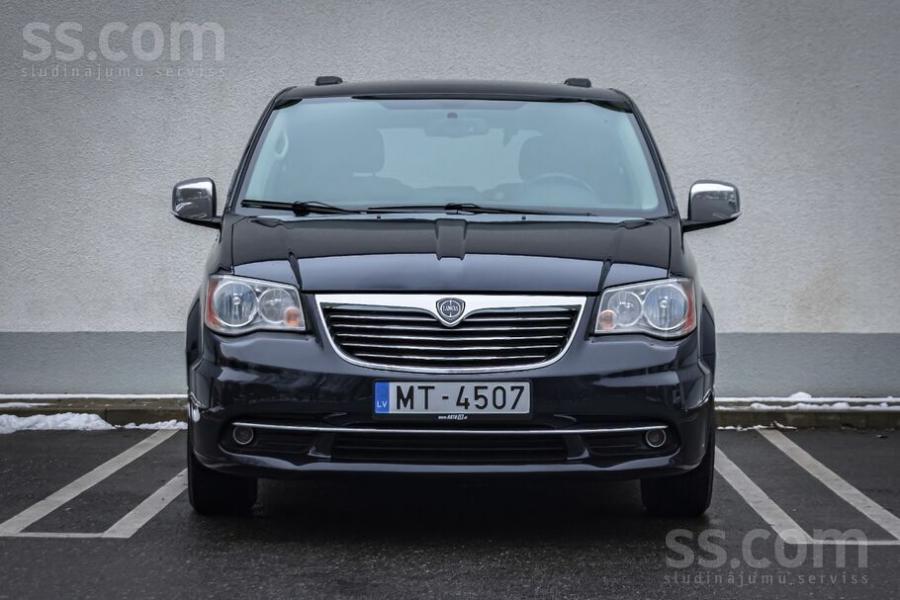 Zils Lancia Voyager 2012 Rīga, ar dzinēja tilpumu 2.80 L un nobraukumu 0 tūkst. km par 9990 €, foto 2 vietnē AUTOMOTO.COM.LV
