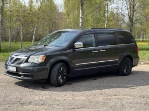 Zils Lancia Voyager 2012 Liepāja, ar dzinēja tilpumu 2.80 L un nobraukumu 304 tūkst. km par 6995 €, foto 4 vietnē AUTOMOTO.COM.LV