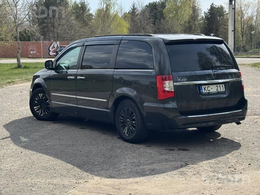 Zils Lancia Voyager 2012 Liepāja, ar dzinēja tilpumu 2.80 L un nobraukumu 304 tūkst. km par 6995 €, foto 5 vietnē AUTOMOTO.COM.LV