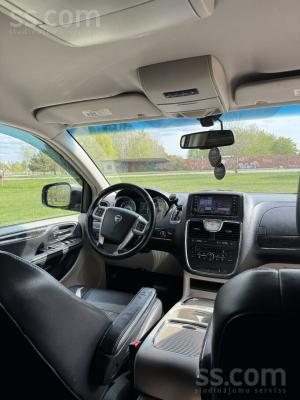 Zils Lancia Voyager 2012 Liepāja, ar dzinēja tilpumu 2.80 L un nobraukumu 304 tūkst. km par 6995 €, foto 10 vietnē AUTOMOTO.COM.LV