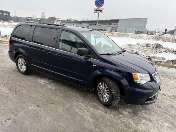 Blue Lancia Voyager 2013 in Kaunas, with an engine capacity of 2.80 L and mileage of 358 thousand km for 5650 €, photo 6 on AUTOMOTO.COM.LV