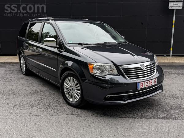 Blue Lancia Voyager 2013 in Jelgava, with an engine capacity of 2.80 L and mileage of 247 thousand km for 8400 €, photo 1 on AUTOMOTO.COM.LV