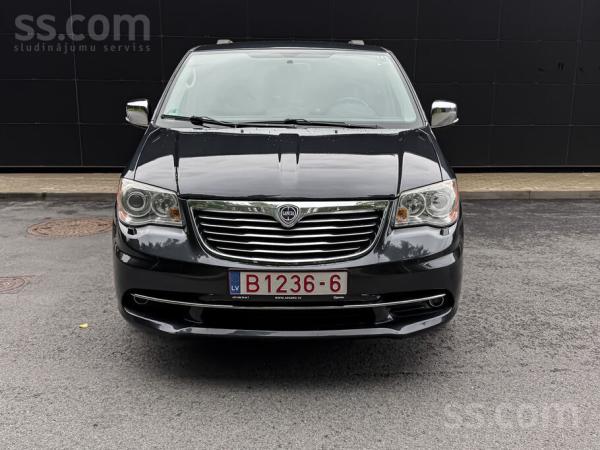 Blue Lancia Voyager 2013 in Jelgava, with an engine capacity of 2.80 L and mileage of 247 thousand km for 8400 €, photo 3 on AUTOMOTO.COM.LV
