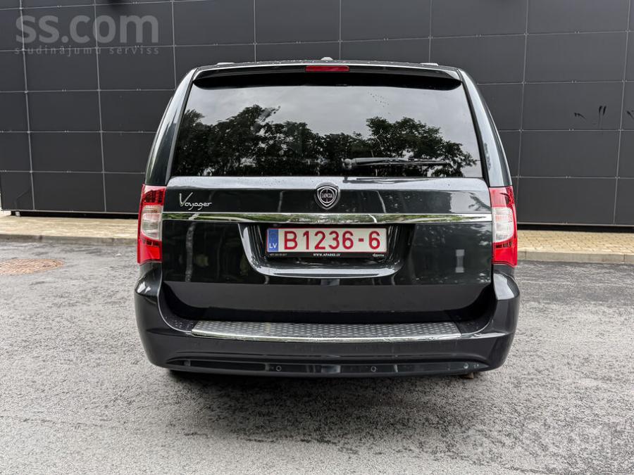 Zils Lancia Voyager 2013 Jelgava, ar dzinēja tilpumu 2.80 L un nobraukumu 247 tūkst. km par 8400 €, foto 5 vietnē AUTOMOTO.COM.LV