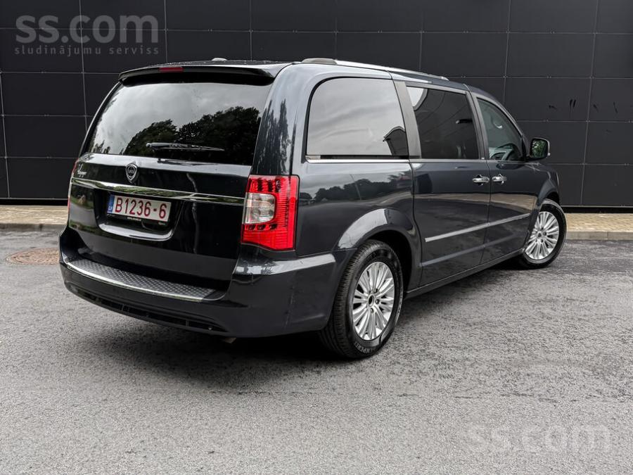 Zils Lancia Voyager 2013 Jelgava, ar dzinēja tilpumu 2.80 L un nobraukumu 247 tūkst. km par 8400 €, foto 7 vietnē AUTOMOTO.COM.LV