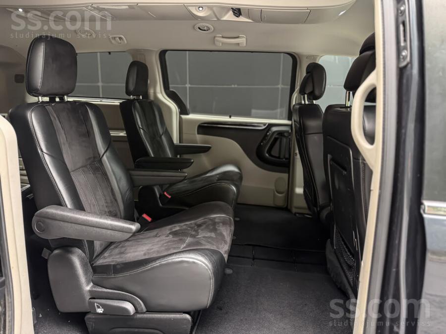 Zils Lancia Voyager 2013 Jelgava, ar dzinēja tilpumu 2.80 L un nobraukumu 247 tūkst. km par 8400 €, foto 14 vietnē AUTOMOTO.COM.LV