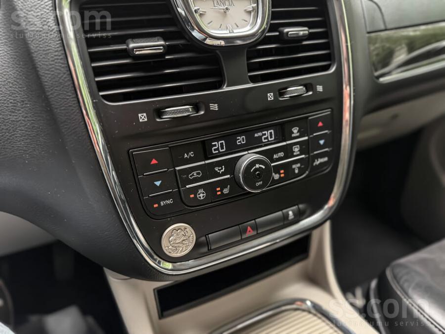 Zils Lancia Voyager 2013 Jelgava, ar dzinēja tilpumu 2.80 L un nobraukumu 247 tūkst. km par 8400 €, foto 21 vietnē AUTOMOTO.COM.LV