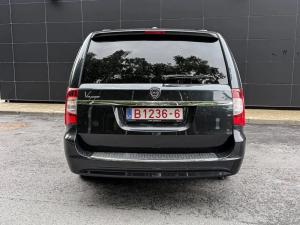Blue Lancia Voyager 2013 in Jelgava, with an engine capacity of 2.80 L and mileage of 247 thousand km for 8400 €, photo 5 on AUTOMOTO.COM.LV