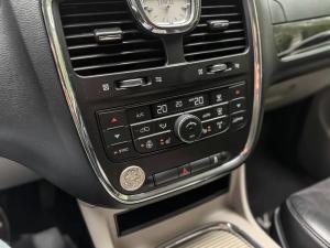 Blue Lancia Voyager 2013 in Jelgava, with an engine capacity of 2.80 L and mileage of 247 thousand km for 8400 €, photo 21 on AUTOMOTO.COM.LV