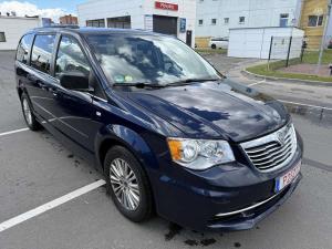 Blue Lancia Voyager 2013 in Kaunas, with an engine capacity of 2.80 L and mileage of 351 thousand km for 4850 €, photo 3 on AUTOMOTO.COM.LV