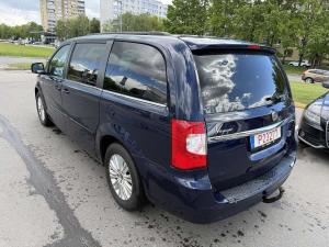 Blue Lancia Voyager 2013 in Kaunas, with an engine capacity of 2.80 L and mileage of 351 thousand km for 4850 €, photo 5 on AUTOMOTO.COM.LV